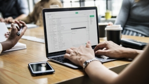 Declutter your inbox with Clean Email | Techno FAQ