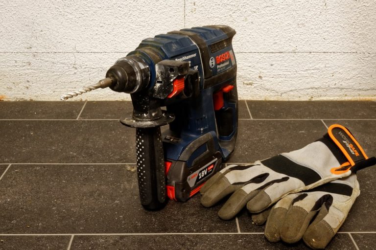 6 World-class Garage Tools You Must Have in Your Car Garage | Techno FAQ