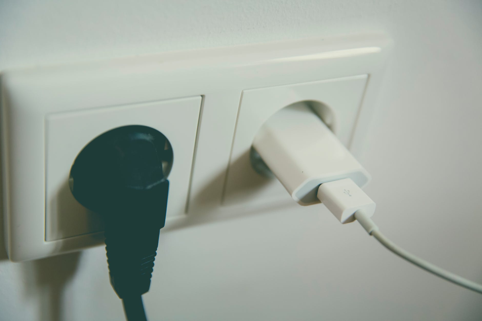 Disaster Prepping: Surviving Calamities Through IoT | Techno FAQ
